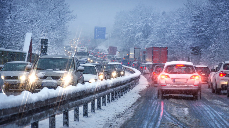 Autofahrten im Winter - darauf müssen Sie achten | Haustec