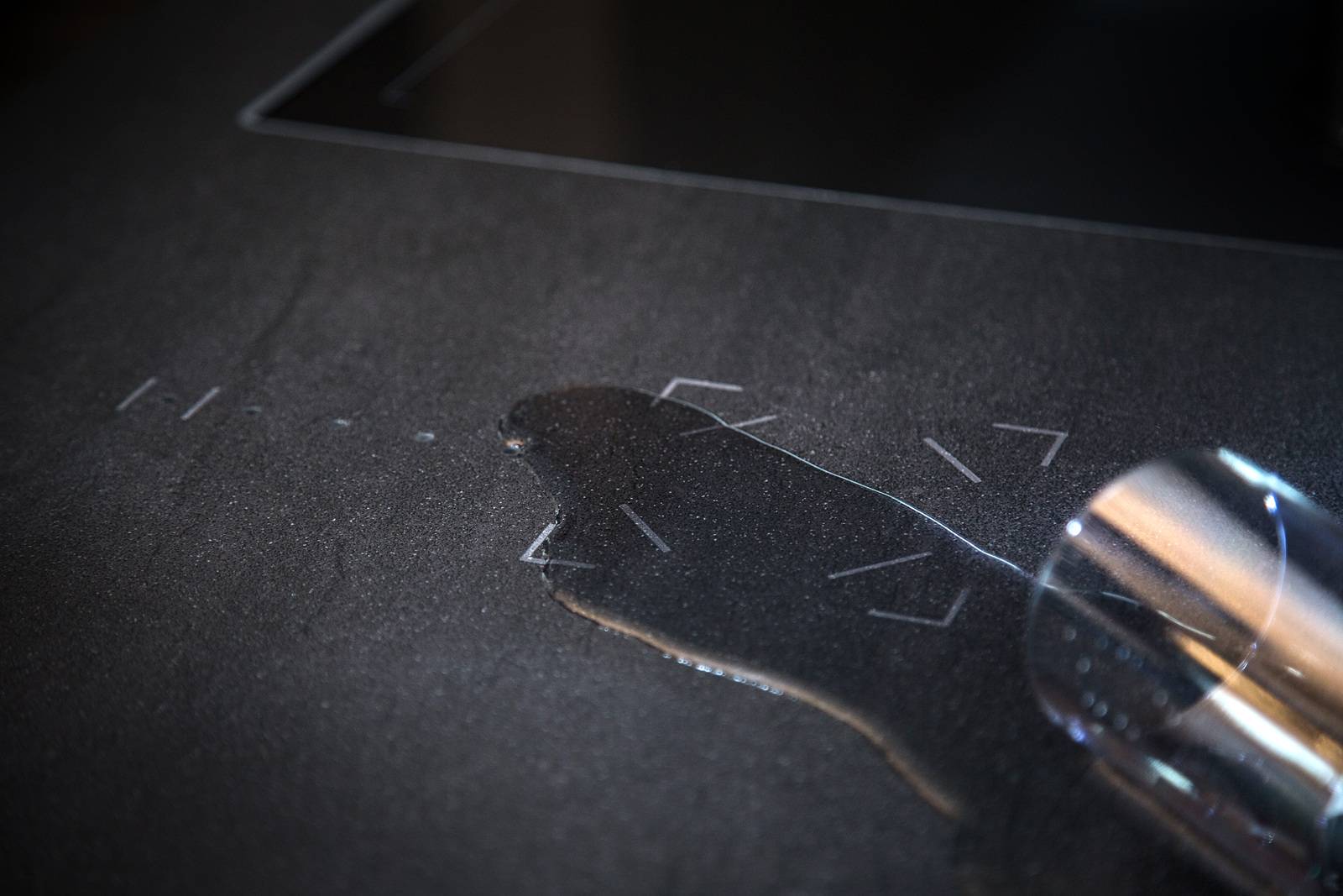 Loxone Touch Stone: Schalter im Stein | Haustec