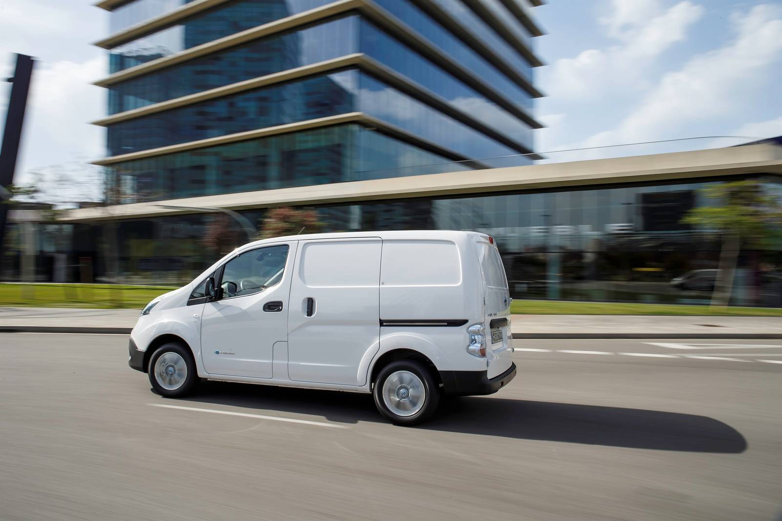 Elektrische Kastenwagen, Transporter & Co: Das sind die aktuellen E ...