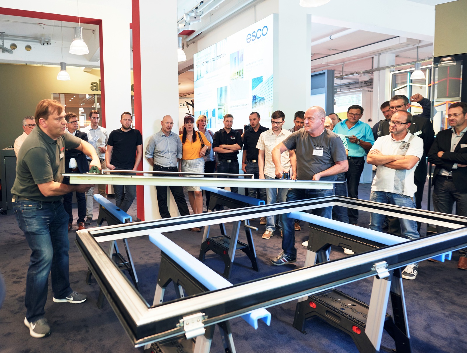 Versco Keramik-Haustüren mit reversibler Füllung | Haustec