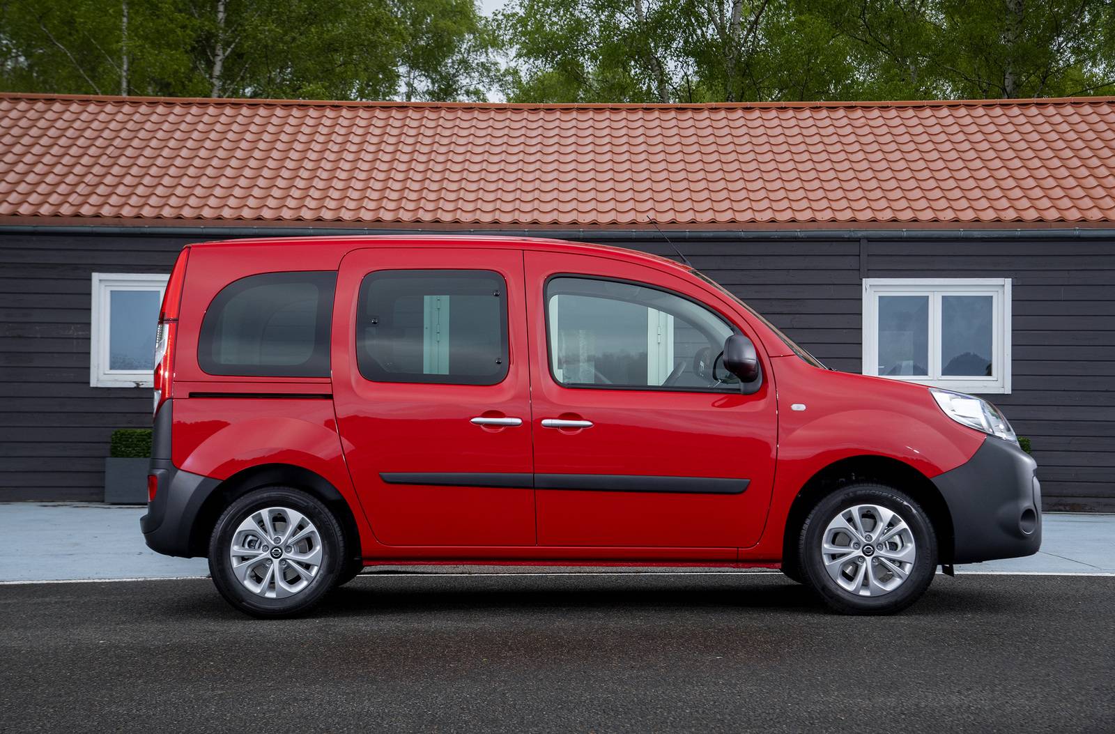 Nissan NV250: Transporter für kleinere Unternehmen | Haustec