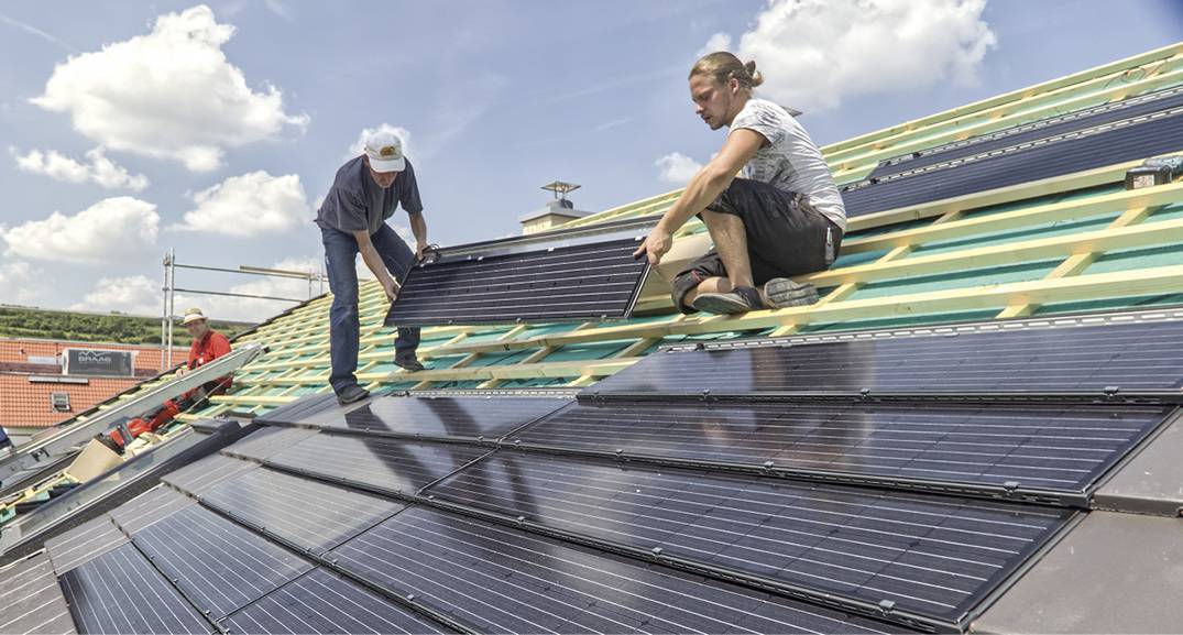 Indach-Photovoltaik: Di﻿e Dach﻿haut solar aktiviert﻿ | Haustec