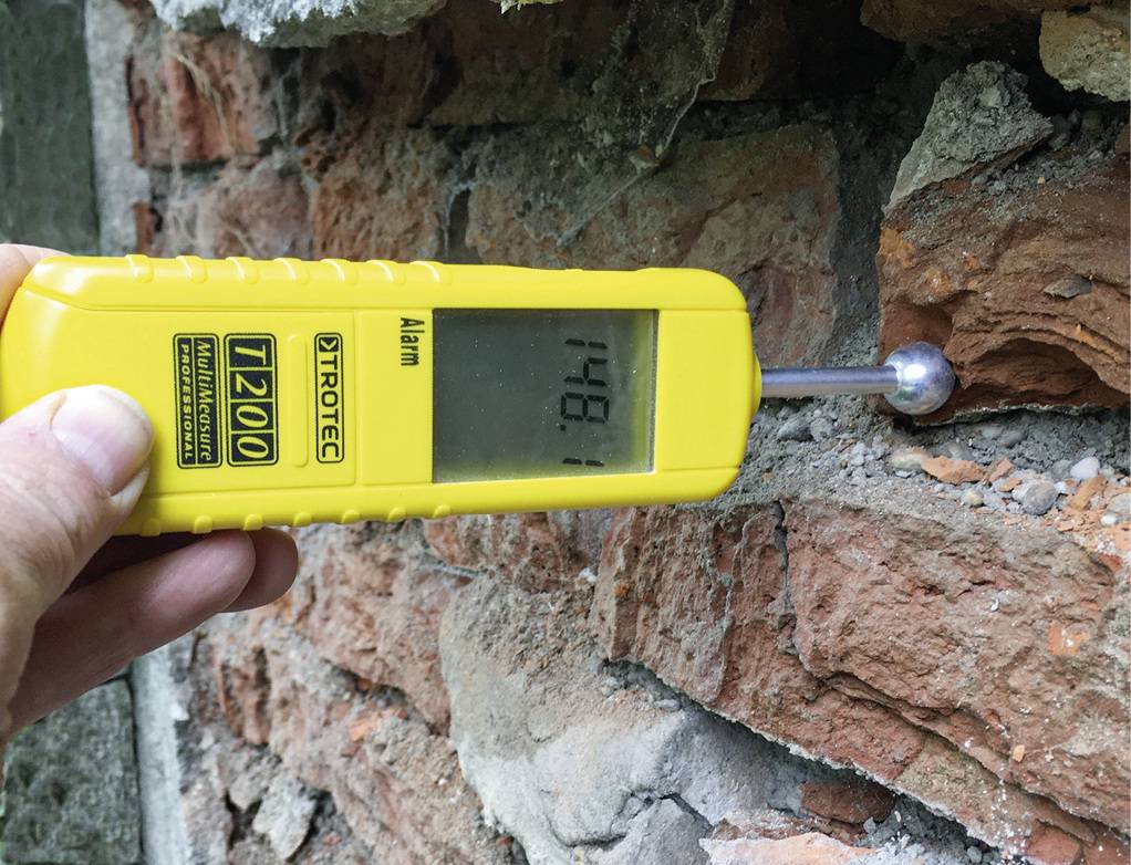 Schimmel und Co.: Ursache und Analyse von Feuchteschäden | Haustec