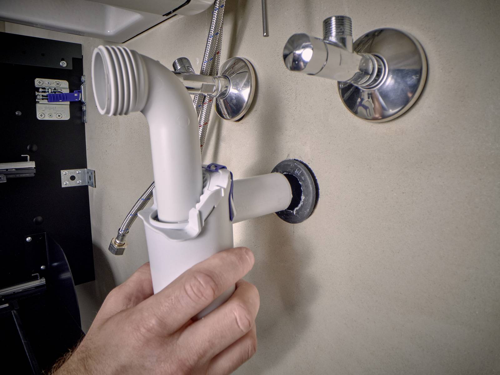 Montageanleitung: Platzsparender Siphon Geberit Clou | Haustec