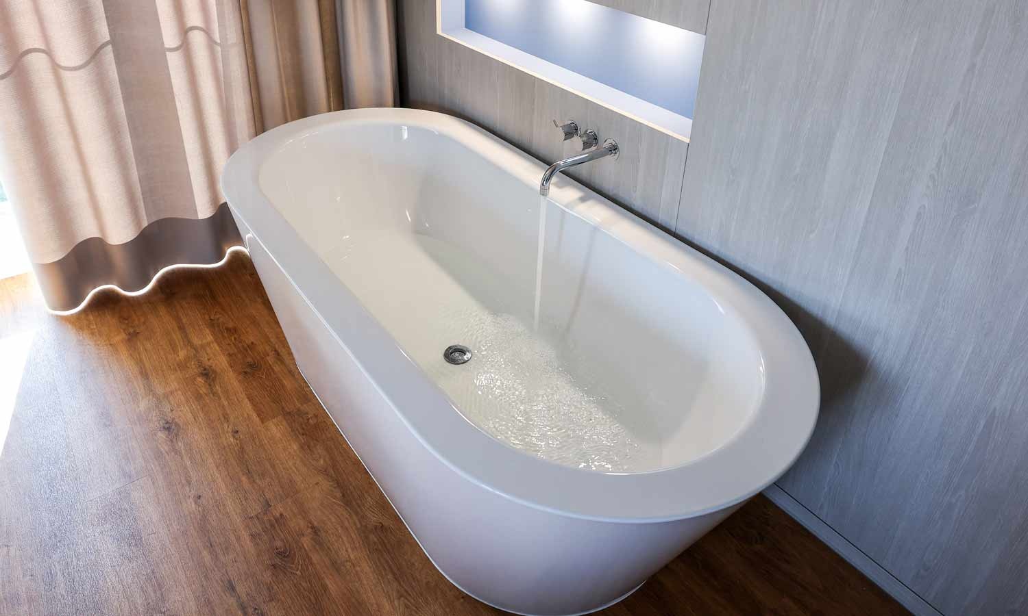 Dusch- und Badewannen von Bette bringen Hotel-Ambiente in Reha-Klinik ...