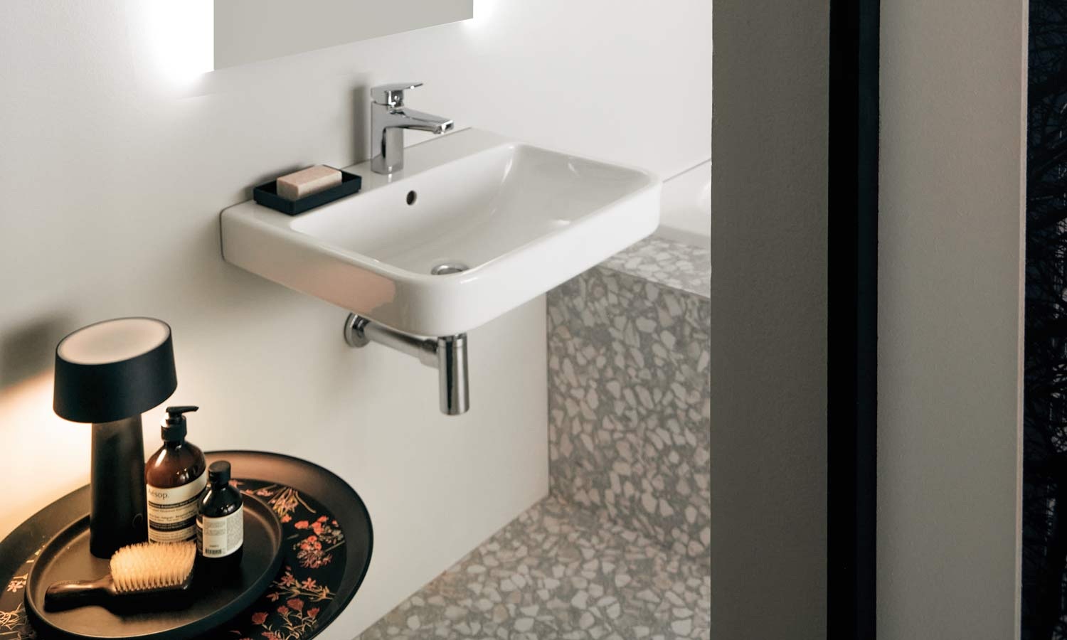 Ideal Standard: i.Life B-Serie mit neuem Farbton Glossy Grey | Haustec
