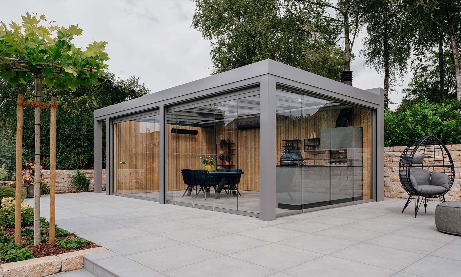 Solarlux Proline T: Modularer Ganzglas-Baukasten für Balkonfassaden ...