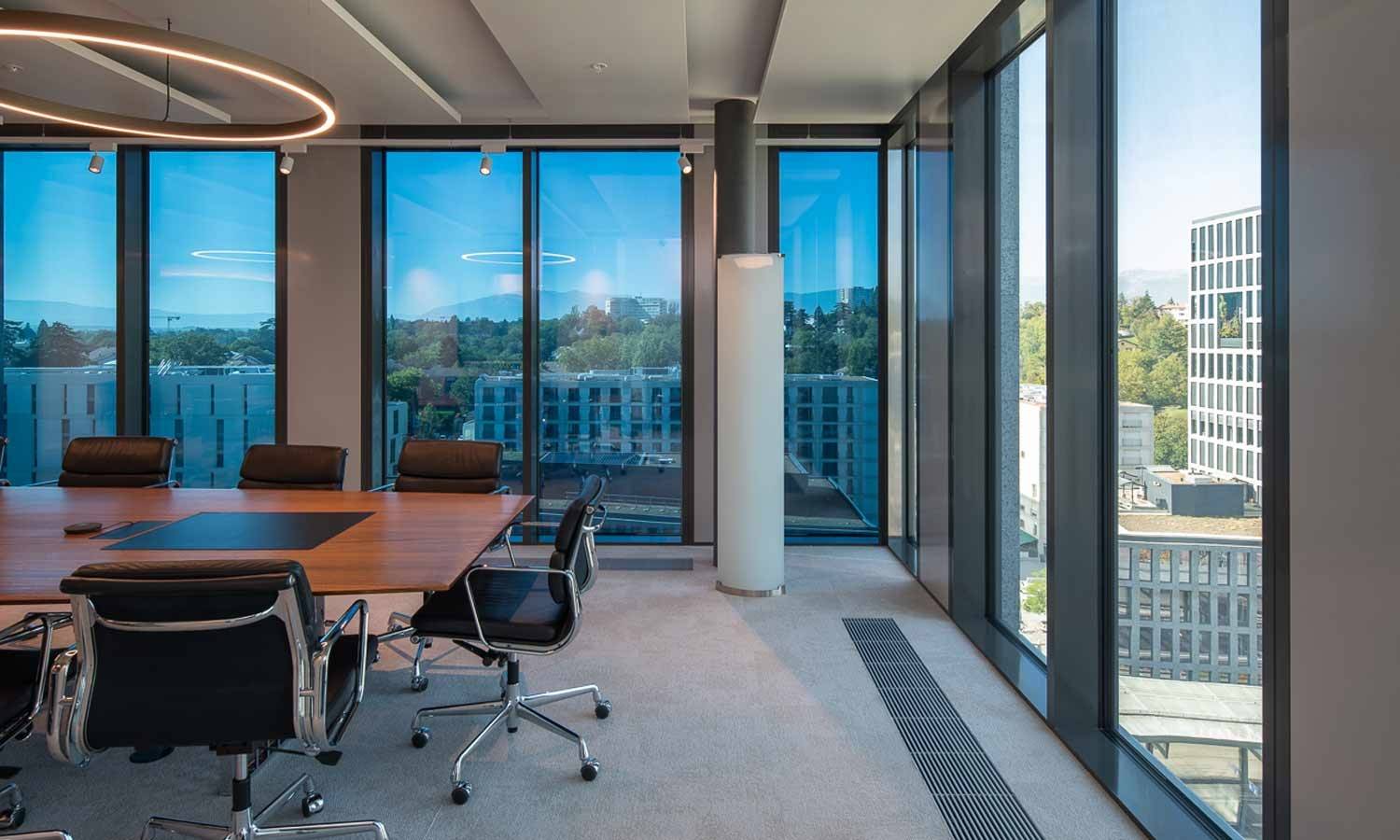 Bürogebäude Alto Pont-Rouge mit Sonnen- und Brandschutzglas von Saint ...