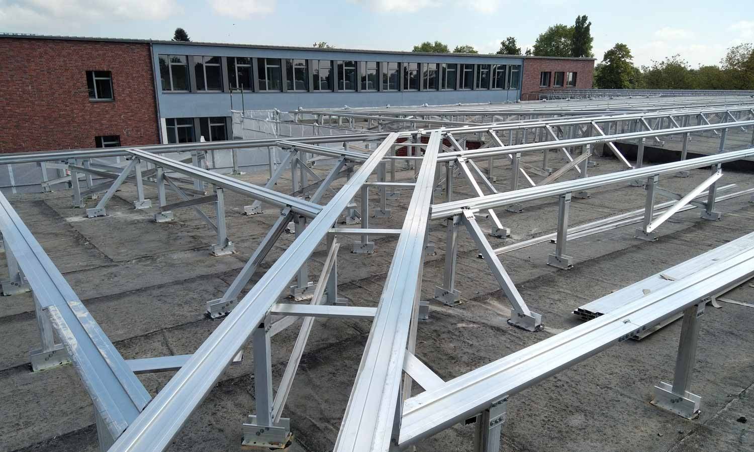 Kalzip Vario LB: Aluminium-Leichtbausystem für Dachsanierungen | Haustec