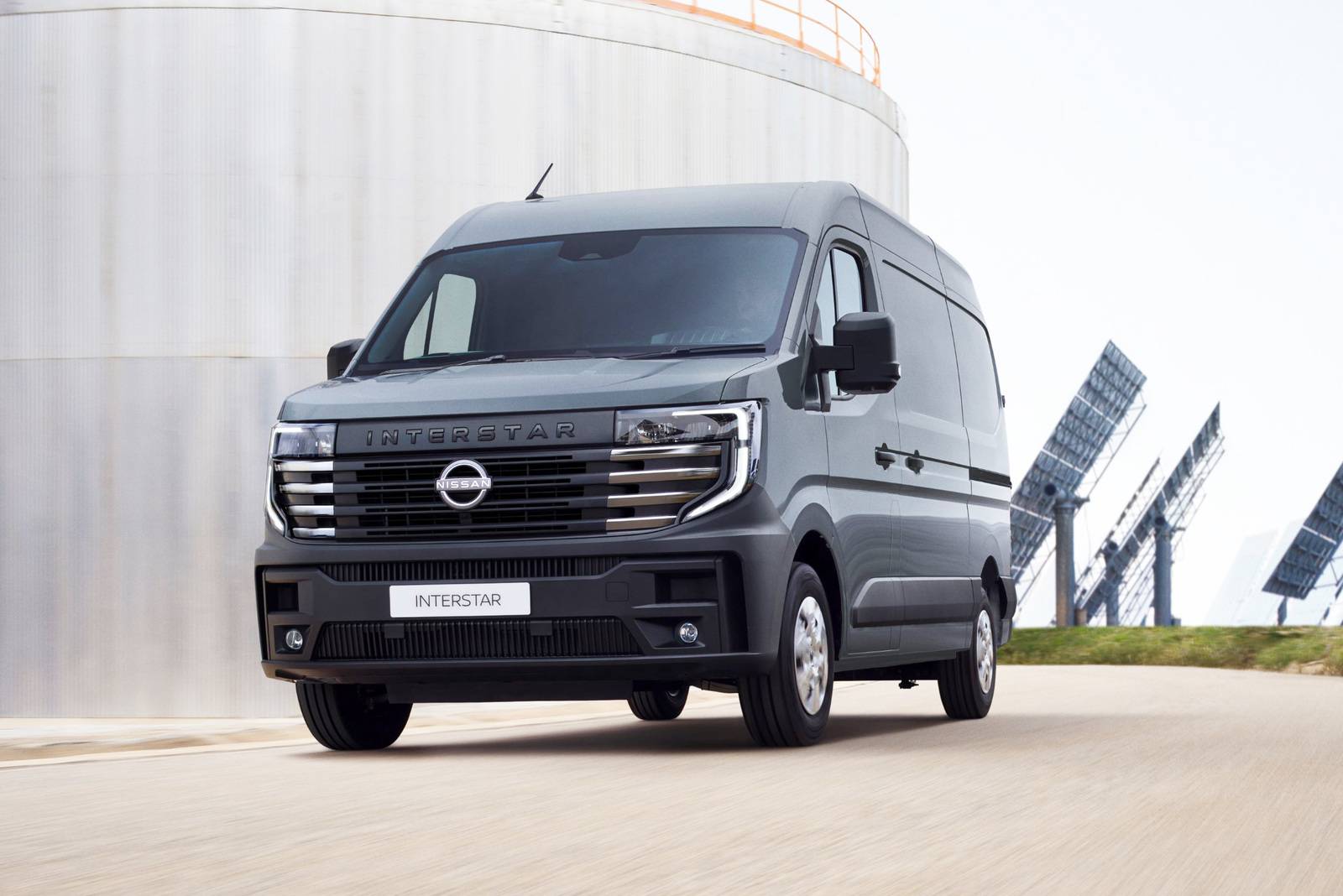 Master E-Tech Electric und Interstar-e: Bullige Präsenz | Haustec