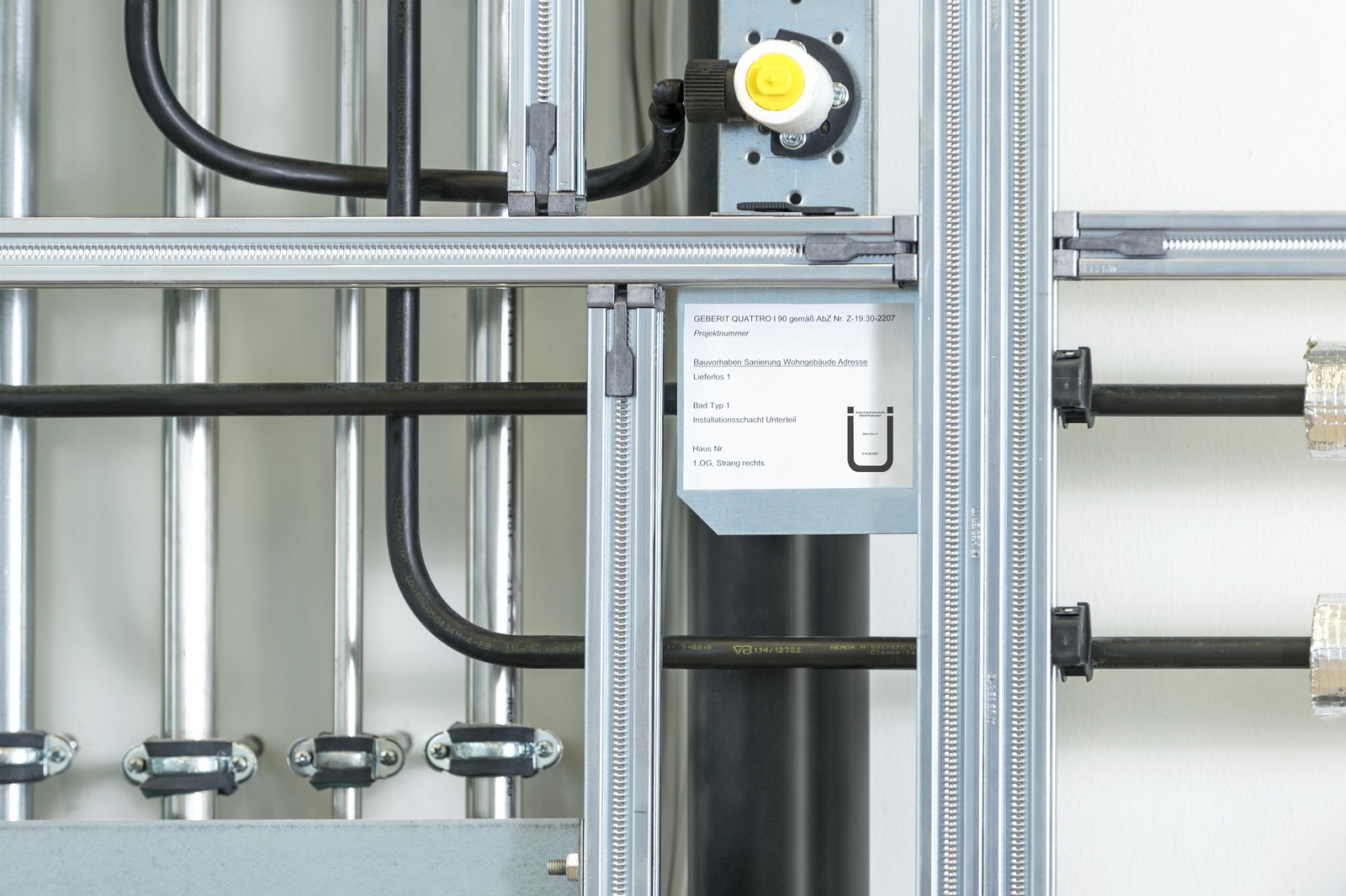 Wie Installationsschächte und -vorwände mit Ü-Zeichen Sicherheit schaffen | Haustec