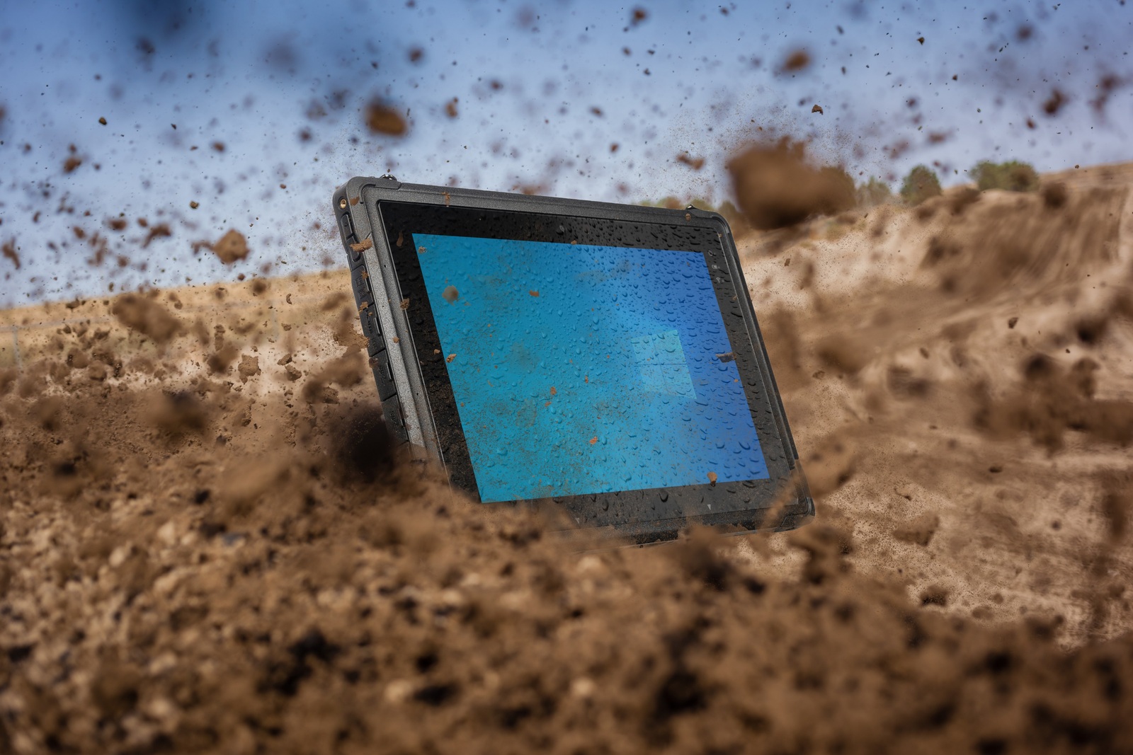Rocktab U210: Robustes Outdoor-Tablet kompatibel mit Windows 11 | Haustec
