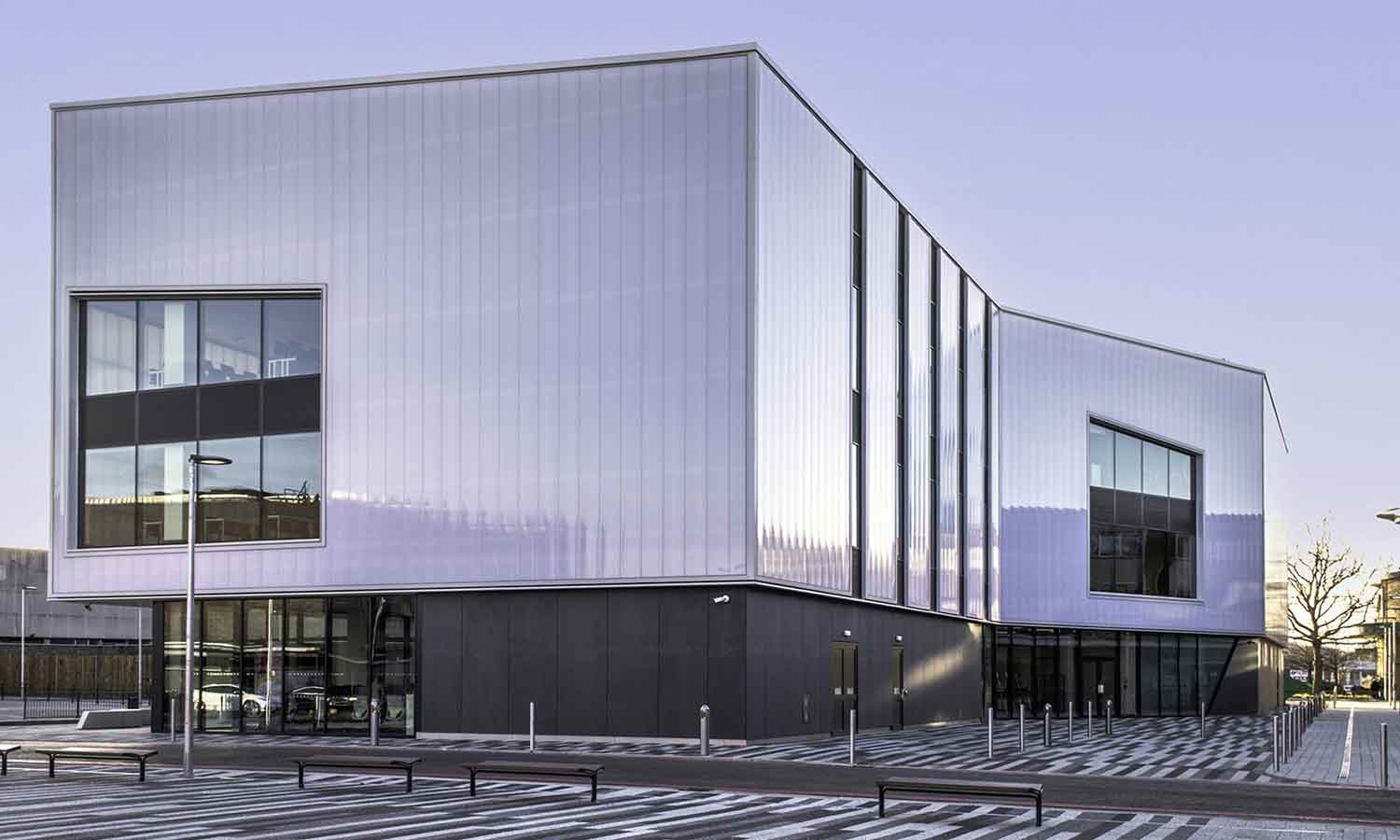 Rodeca: Leichte und energieeffiziente Polycarbonat-Paneele für Fassaden ...