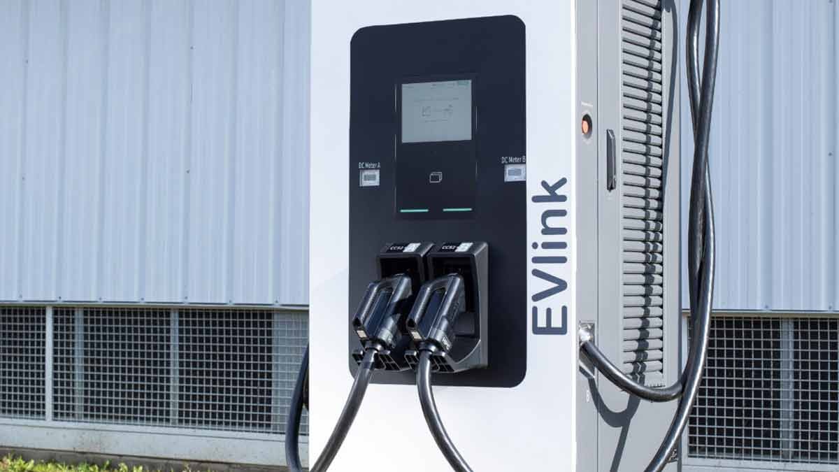 EVlink Pro DC: Schnellladen für Flotten und Gewerbe | Haustec