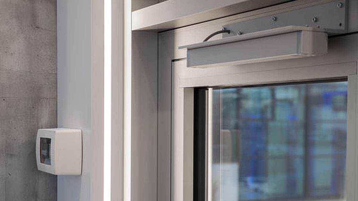 Geze GC Lock Control SHEV: RWA-System aus einer Hand | Haustec