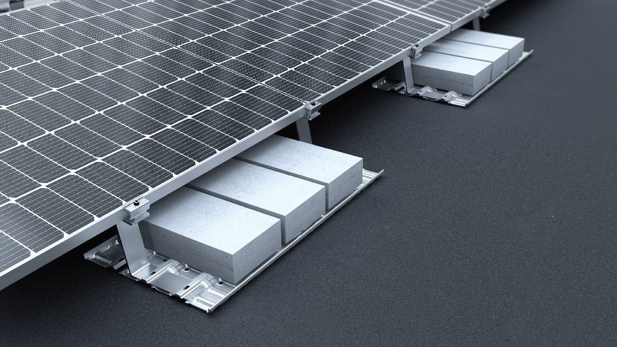Aerocompact Compactflat S_Base: PV-Montagesystem für Flachdächer | Haustec