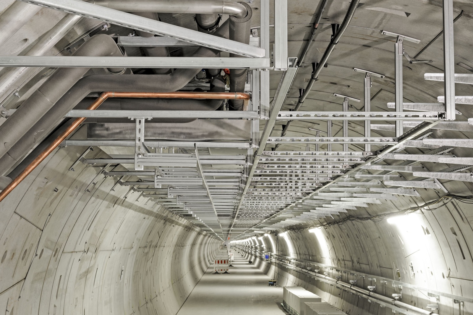 Montageschienen für Rohrleitungen: In 9 Schritten Sicherheit schaffen | Haustec